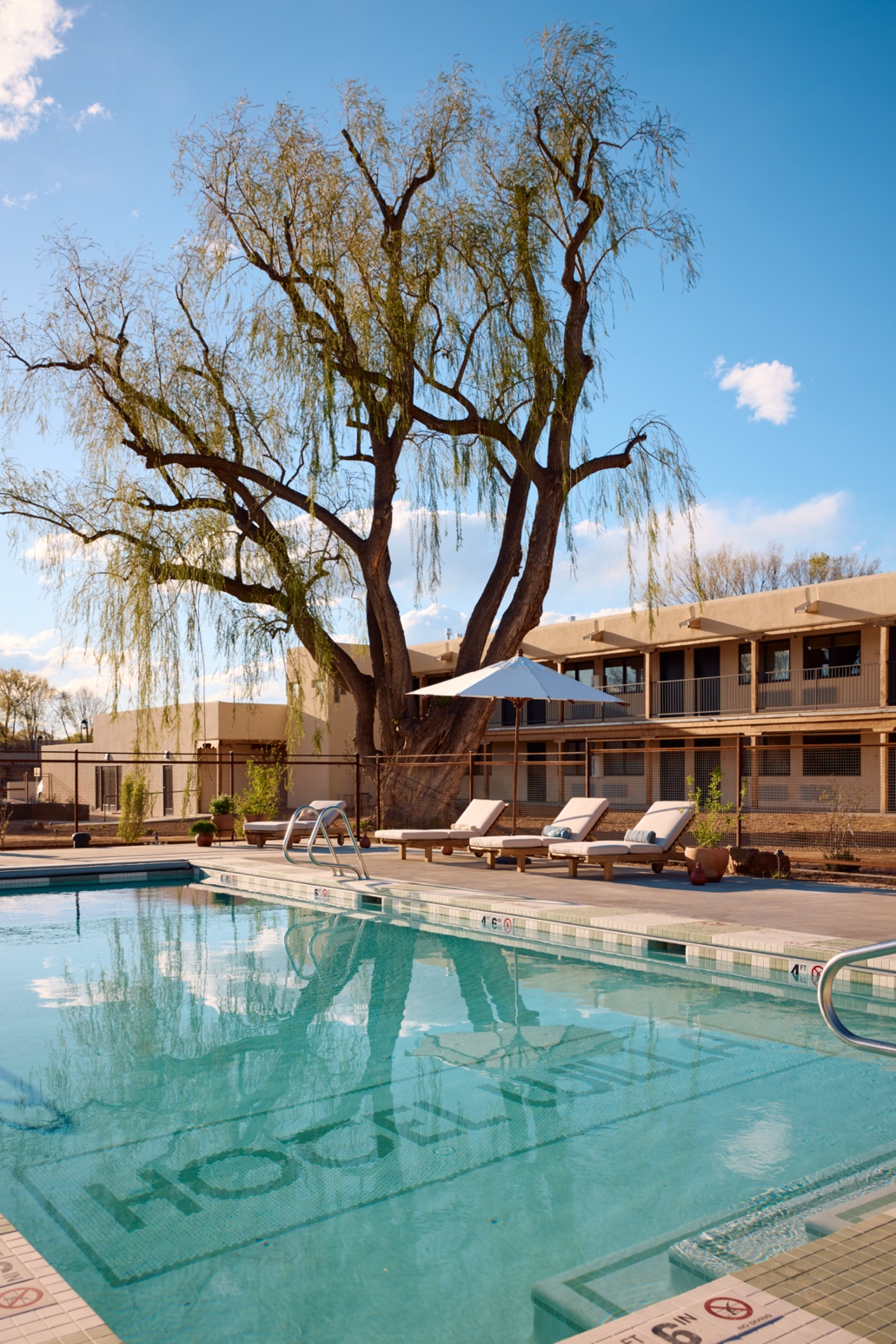 Hotel Willa Pool - BigBarnDance.com